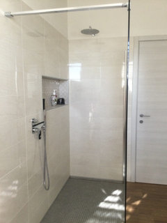 Doccia filo pavimento: con minimo gradino a scendere?