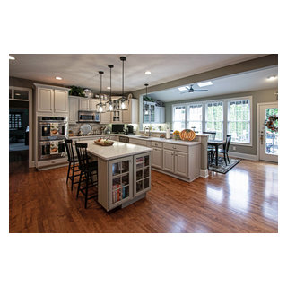 Painted Cabinetry with LaVenta Snow Drift Quartz and Travertine-Look ...