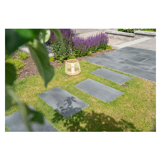 Naturnahe Terrassenplatten - Contemporary - Landscape - by Rinn Beton ...