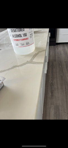 Quartz countertop Sun exposure and bleach