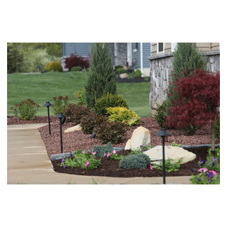 Landscape Planting, Lighting, and Using Red Tipple Stone - Modern ...