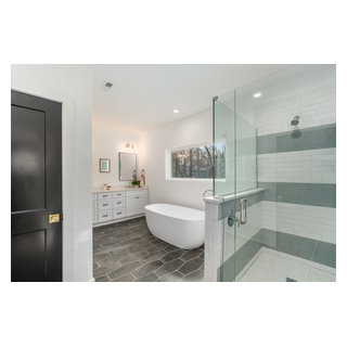 AGH Modern Farmhouse - Farmhouse - Bathroom - Raleigh - by Hoeken ...