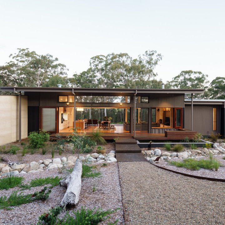 75 Beautiful Industrial Exterior Ideas & Designs - March 2022 | Houzz AU