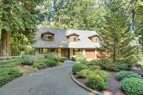 Color ideas for tan brick.