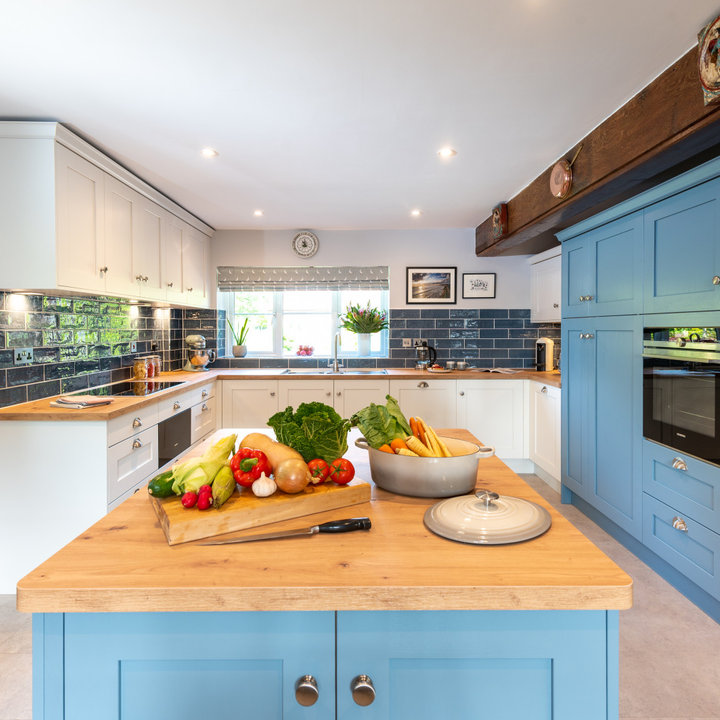 75 Beautiful Medium Sized Kitchen Ideas and Designs - August 2022 ...