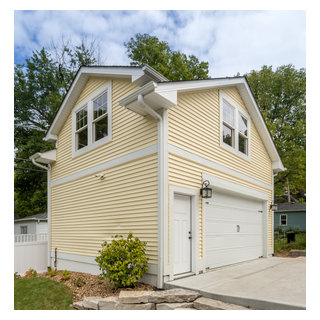 Faithful Farmhouse Addition - Farmhouse - Garage - Chicago - by 12/12 ...