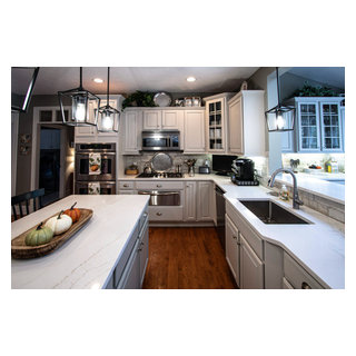 Painted Cabinetry with LaVenta Snow Drift Quartz and Travertine-Look ...