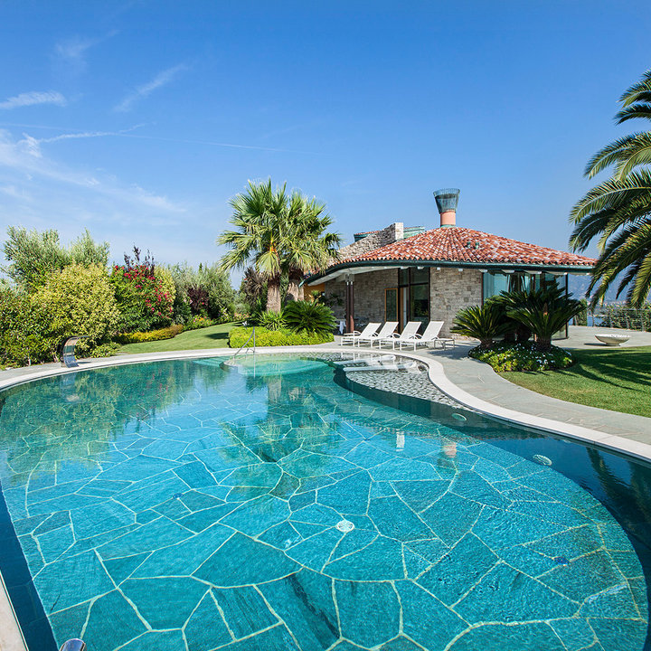 75 Side Yard Pool Ideas You'll Love - May, 2026 | Houzz