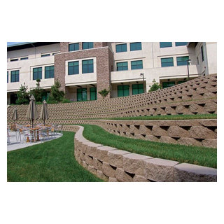 CONCRETE & STEEL RETAINING WALL 110 feet - Chicago - by Sunset ...