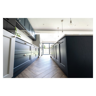 Modern and Inviting Shaker Kitchen - Modern - Kitchen - Hampshire - by ...