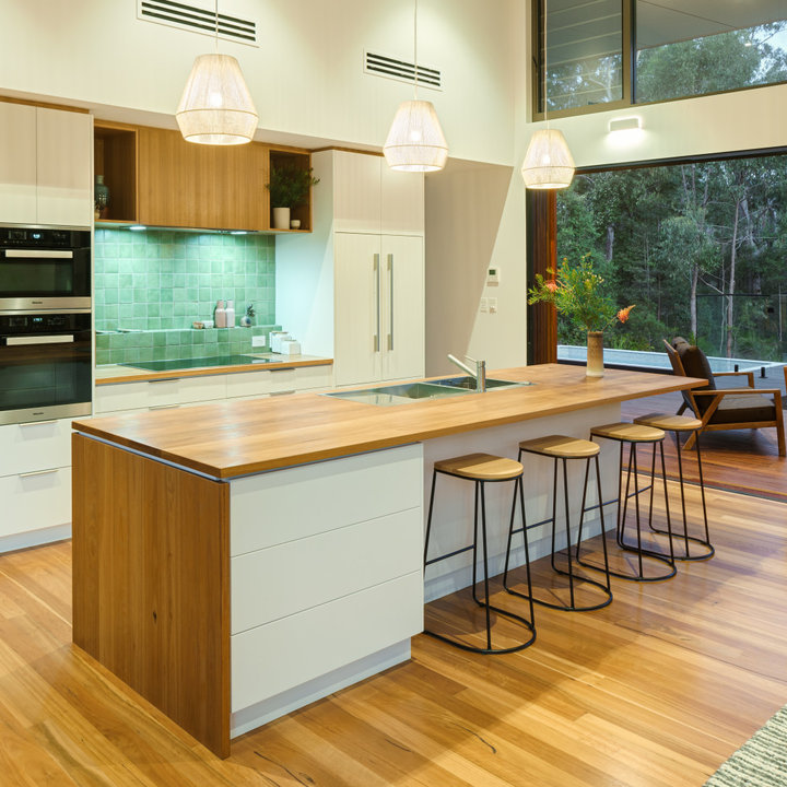 75 Beautiful Kitchen with Wood Benchtops Ideas & Designs - August 2022 ...