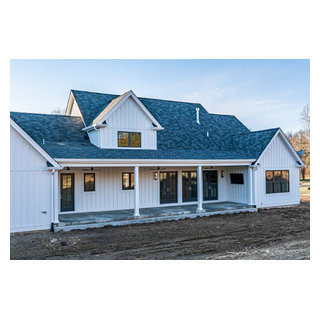 Luxury Modern Farmhouse in Town & Country, MO - Farmhouse - Exterior ...