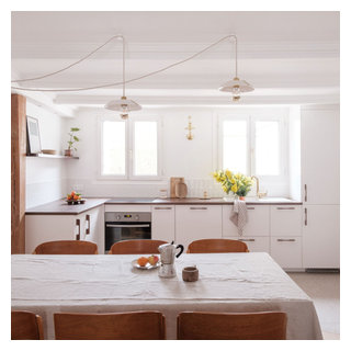 Rénovation complète d’un duplex parisien de 60m2 - Traditional ...