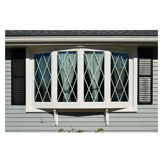 4-LITE BOW WINDOW WITH DIAMOND GRIDS - RANCH HOUSE - Traditional ...