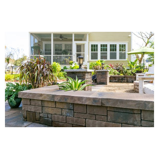 Belgard Outdoor Entertainment Space with Terrace Walls and Columns ...