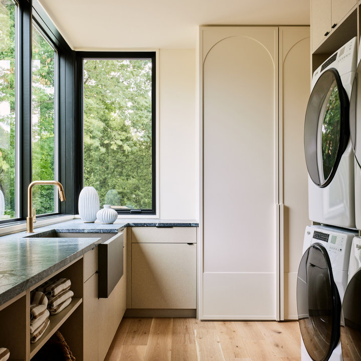75 Beautiful L-shaped Laundry Room Ideas & Designs - June 2025 | Houzz AU