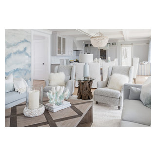Transitional shingle style waterfront - Beach Style - Living Room ...