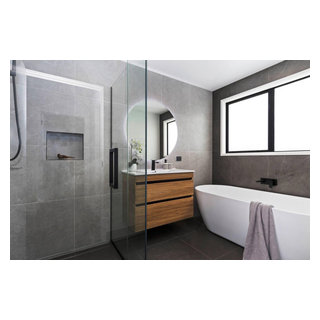 NEW BUILD - HANLOW PLACE • - Modern - Bathroom - Hamilton - by ANDERSON HOMES BOP | Houzz