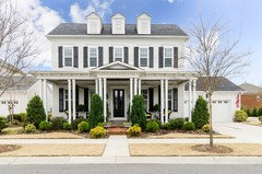 Houzz Tour: Son Builds on His Father’s Architectural Legacy