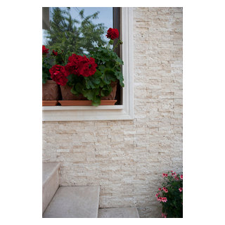 Exterior:classic travertine mozaic - Other - by PIATRAONLINE | Houzz IE