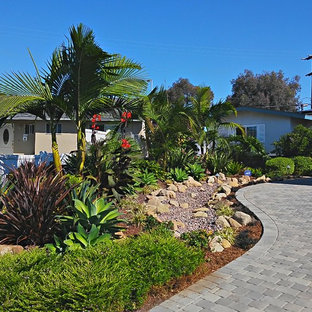 75 Beautiful Blue Front Yard Landscaping Pictures & Ideas | Houzz
