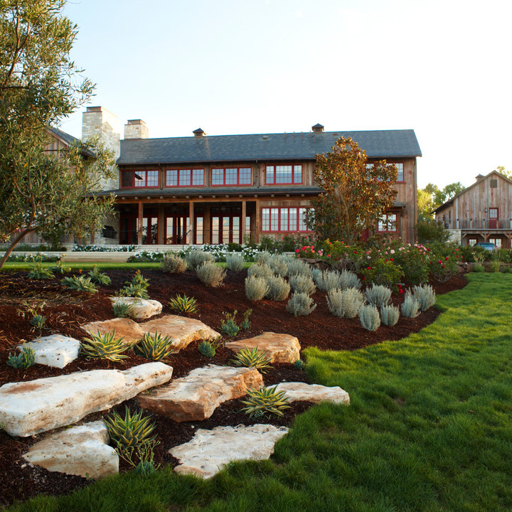 75 Rustic Front Yard Landscaping Ideas You'll Love - October, 2025 | Houzz