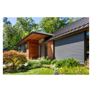 Modernized Split - Modern - Exterior - New York - by Taylor Viazzo ...