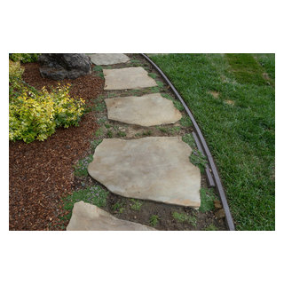 Cameron Dark Quartzite Flagstone Walkway - Modern - San Francisco - by ...