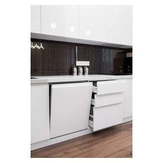 Светлая кухня в современном стиле - Contemporary - Kitchen - Other - by ...