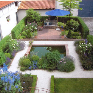 75 Beautiful Farmhouse Courtyard Design Pictures & Ideas | Houzz