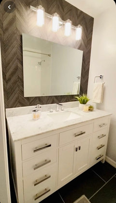 Alcove vanity flush to walls or ok to have space on sides