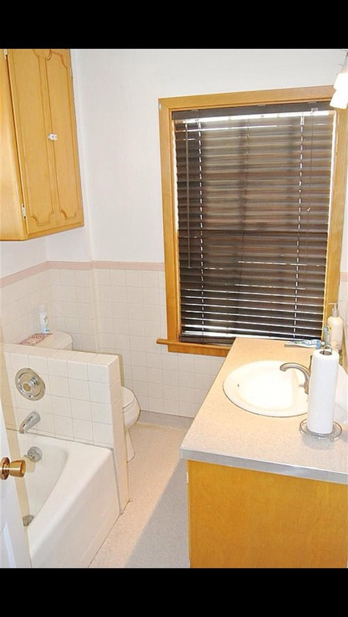 Help: Awkward bathroom layout.