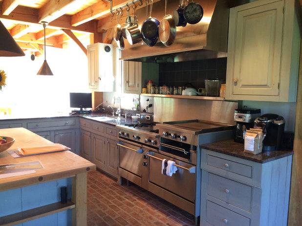 Houzz Tour: Rustic ’90s Kit House Gets a Modern Refresh