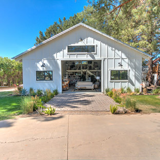 75 Beautiful Farmhouse Garage Pictures & Ideas | Houzz