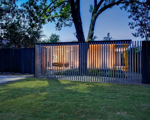 Vertical Wooden Fence Modern | Houzz