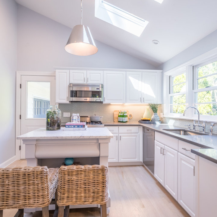 75 Beautiful Beach Style Kitchen Pictures & Ideas | Houzz