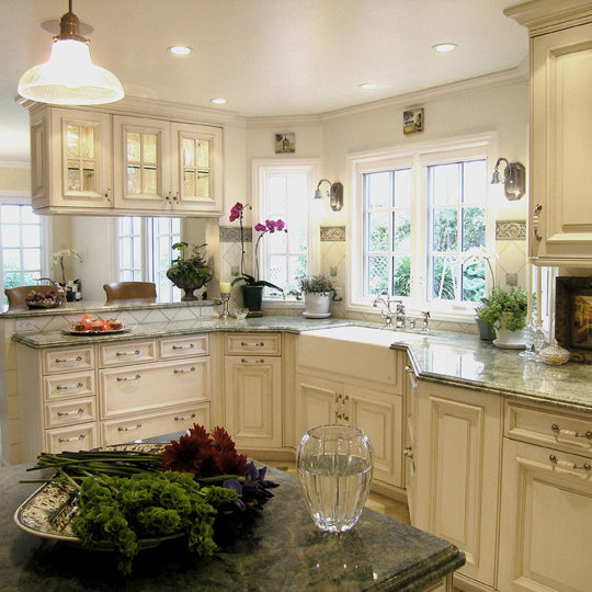 75 Beautiful Kitchen with Green Benchtop Ideas & Designs - May 2024 ...