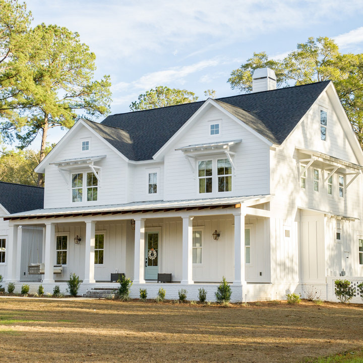 75 Beautiful Exterior with a Gable Roof Ideas & Designs - July 2025 ...