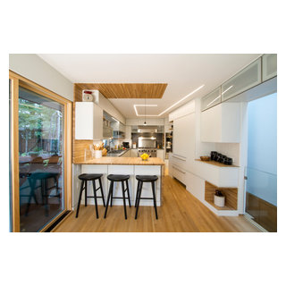 EXPANDING KITCHEN BEYOUND IT'S FOUR WALLS / Architecture - Interior ...