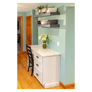 Pop of Color Farmhouse Kitchen - Farmhouse - Kitchen - Milwaukee - by ...