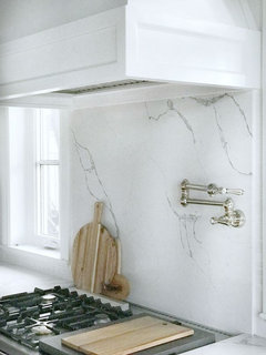quartz backsplash