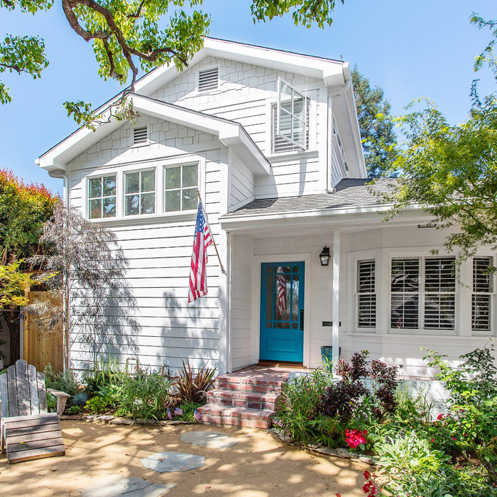 Cottage White Picket Fence - Photos & Ideas | Houzz