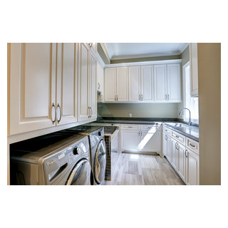 Liberty Bell - Laundry Room - Houston - by Metropolitan Custom Homes ...