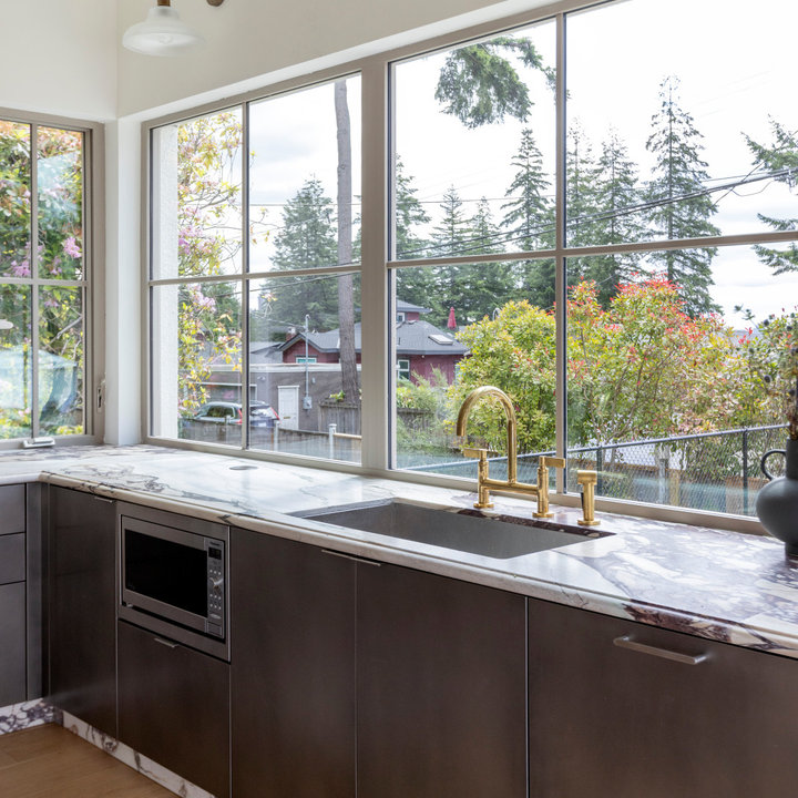 75 Kitchen with Purple Countertops Ideas You'll Love - April, 2026 | Houzz