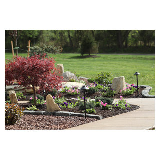 Landscape Planting, Lighting, and Using Red Tipple Stone - Modern ...