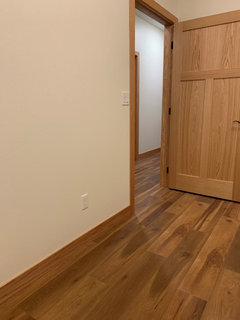 What color LVP with honey oak cabinets?