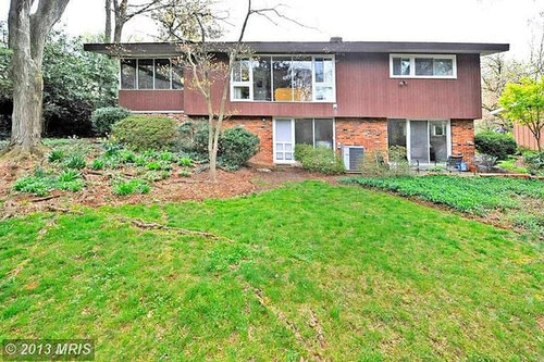 help! need modern/MCM deck ideas (not cable or horizontal rails)