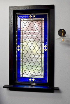 Jut out ledge or no ledge on window trim?