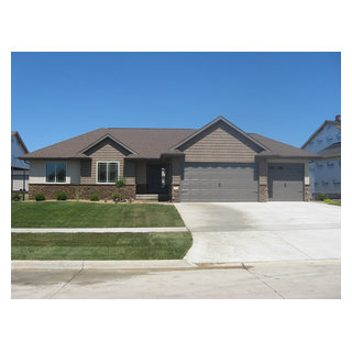Iowa Home - Traditional - Exterior - Cedar Rapids - by Martin Combs ...