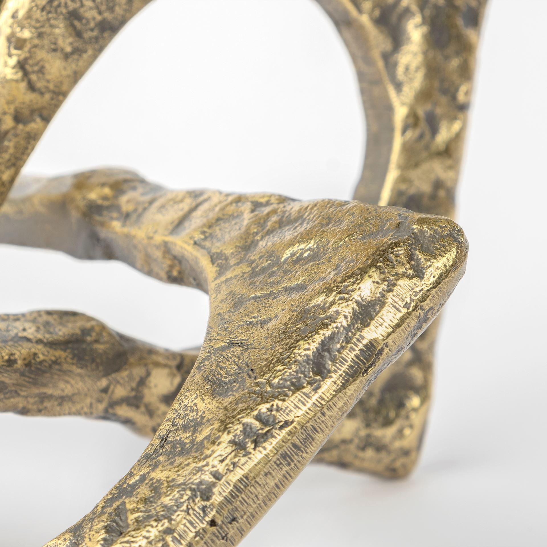 Delaunay I (Large) 10L X9W Gold Hammered Metal Interlinked Patterned ...